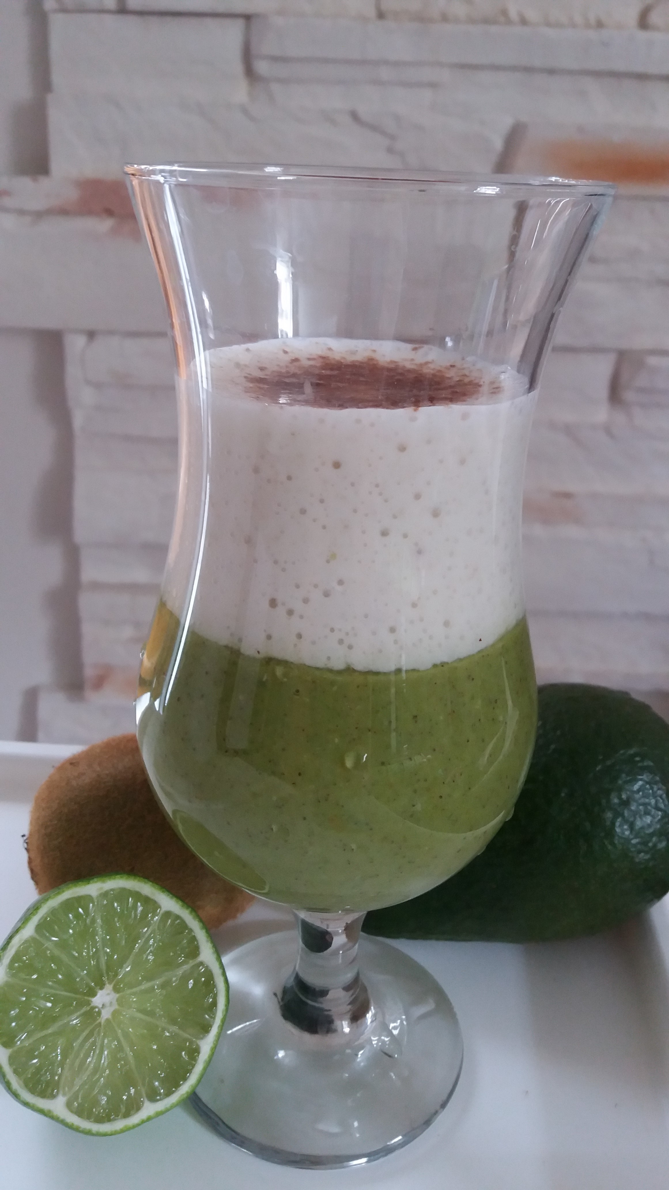 Pyszny dwukolorowy koktajl z awokado - Jedzzglowa.pl - Małgorzata ...