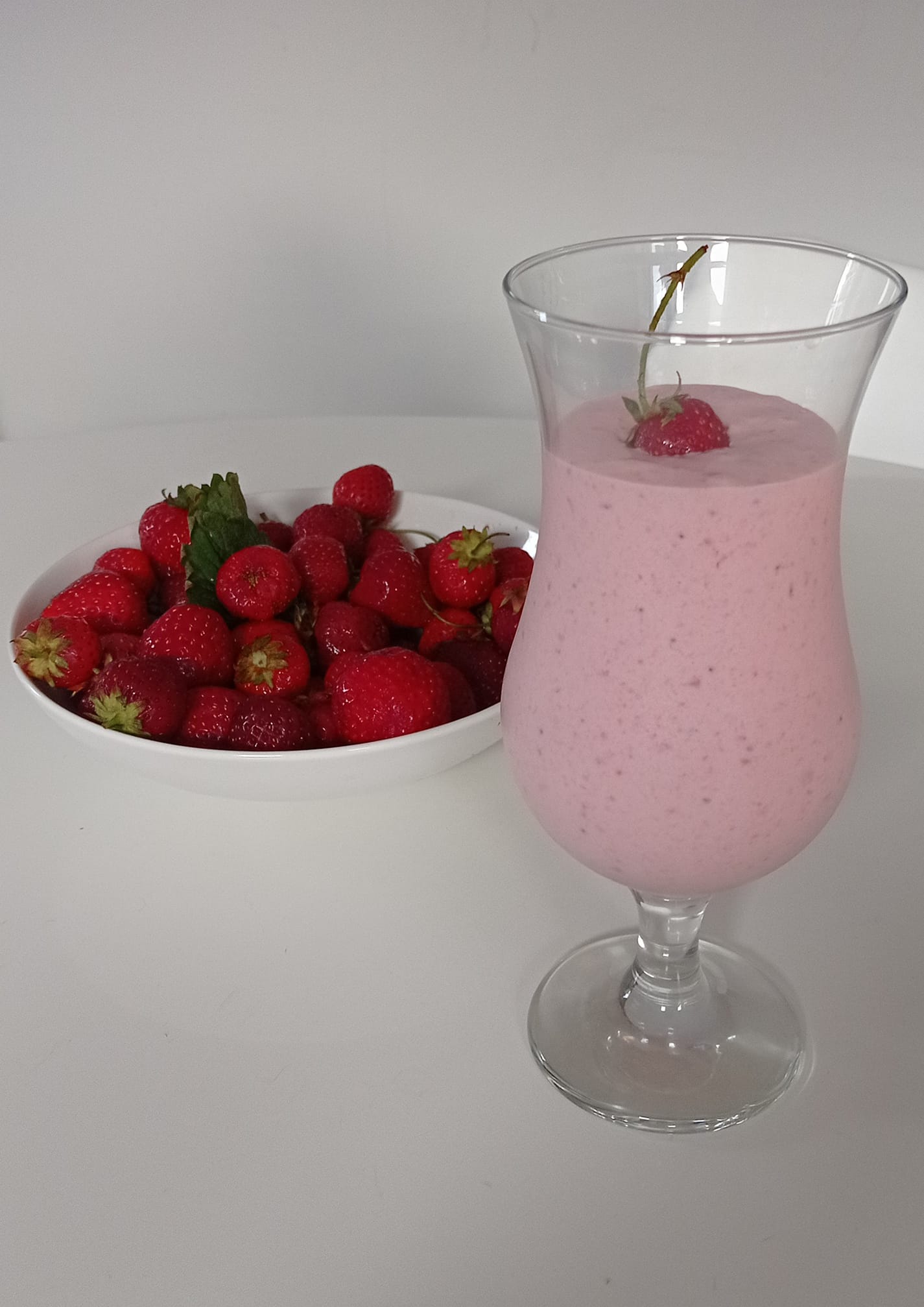 Jaglany koktajl z truskawkami - Jedzzglowa.pl - Małgorzata Talaga-Duma ...