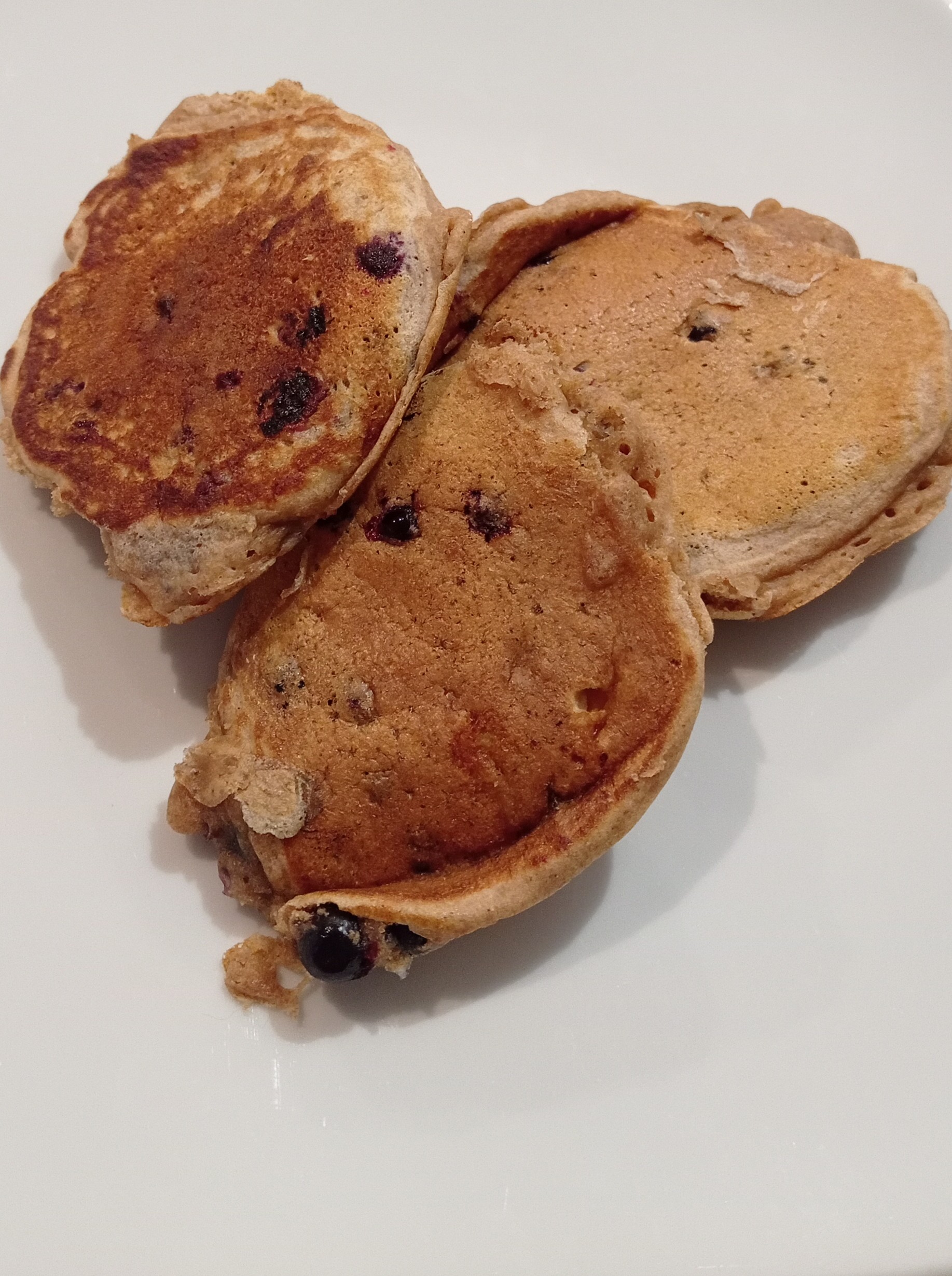 Mięciutkie placuszki z budyniem i owocami:) - Jedzzglowa.pl ...