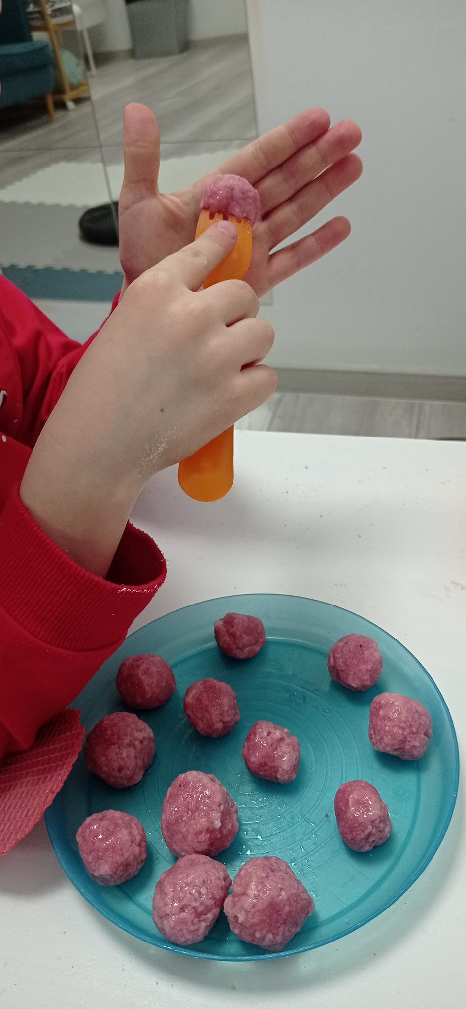 Kluseczki leniwe z buraczkiem czyli tęcza na dziecięcych talerzach ...